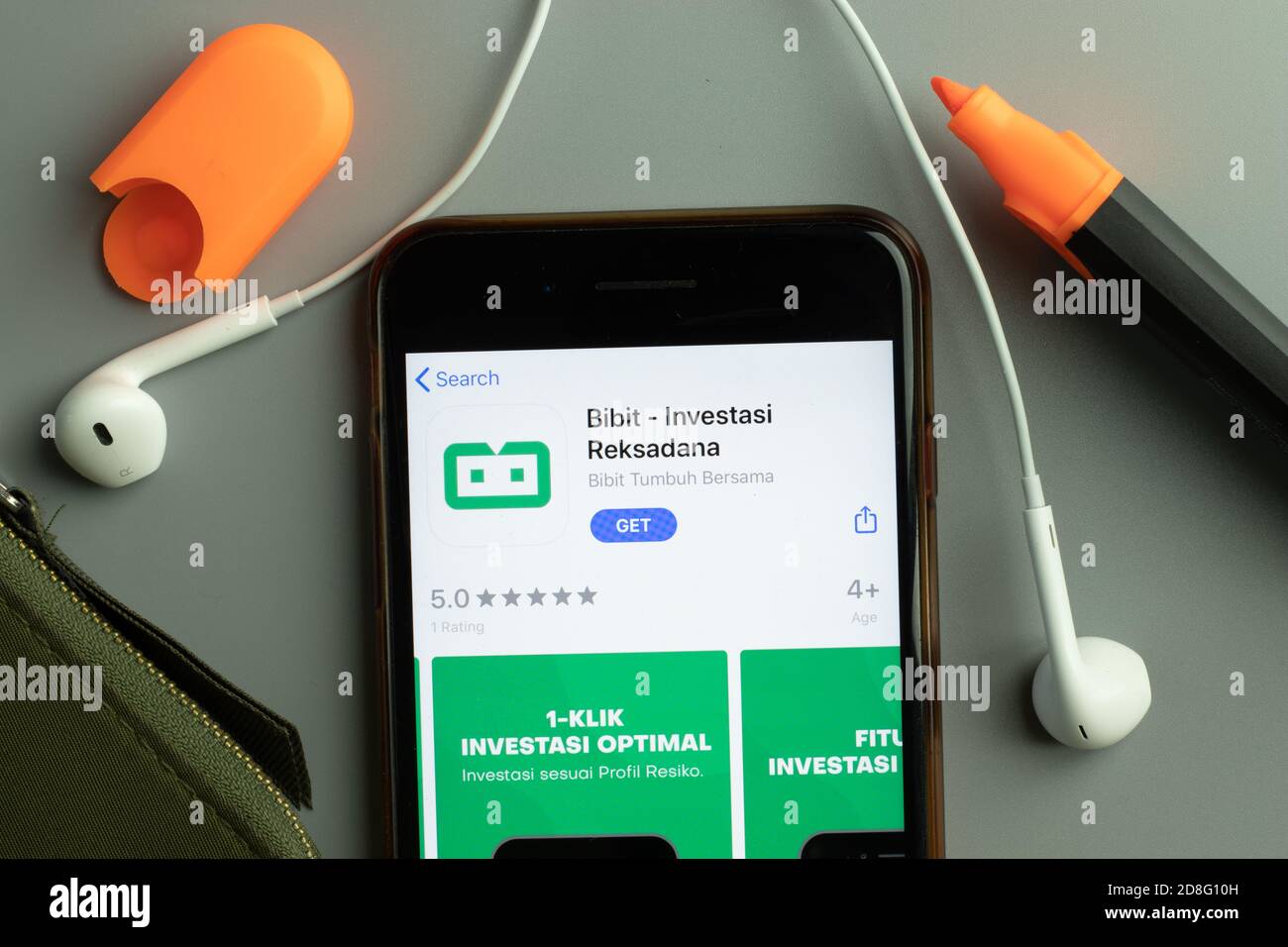 New York, USA - 26 October 2020: Bibit Investasi Reksadana mobile app ...