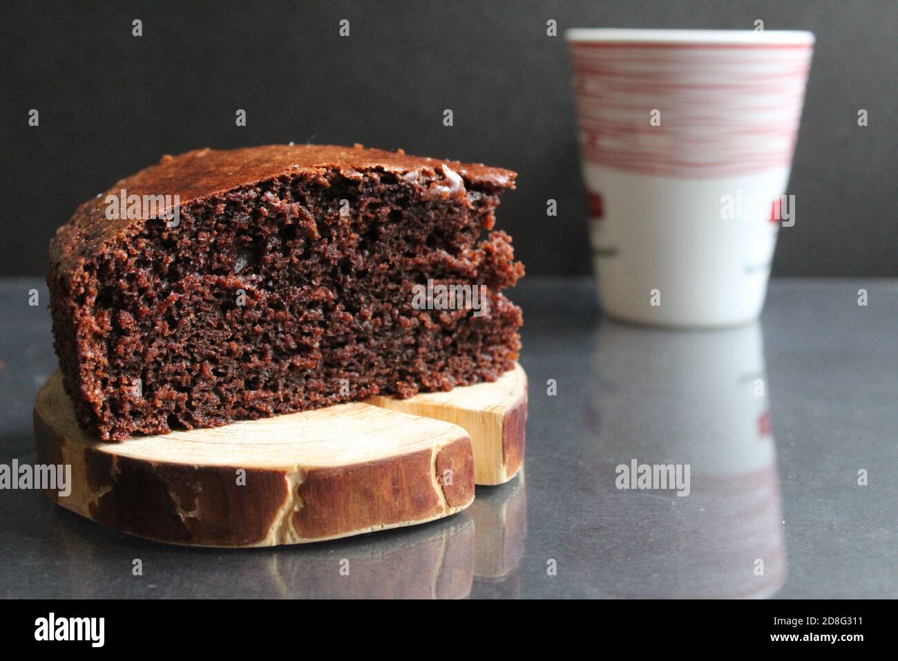 Strawberry log cake hi-res stock photography and images - Alamy