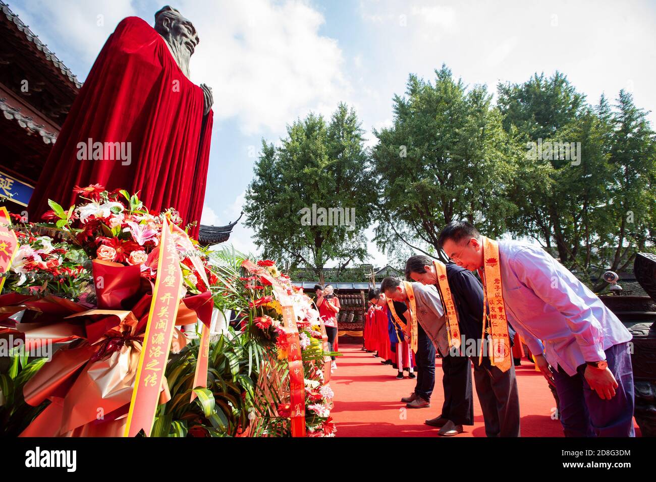 Descendants of Confucius, a Chinese philosopher and politician of the ...