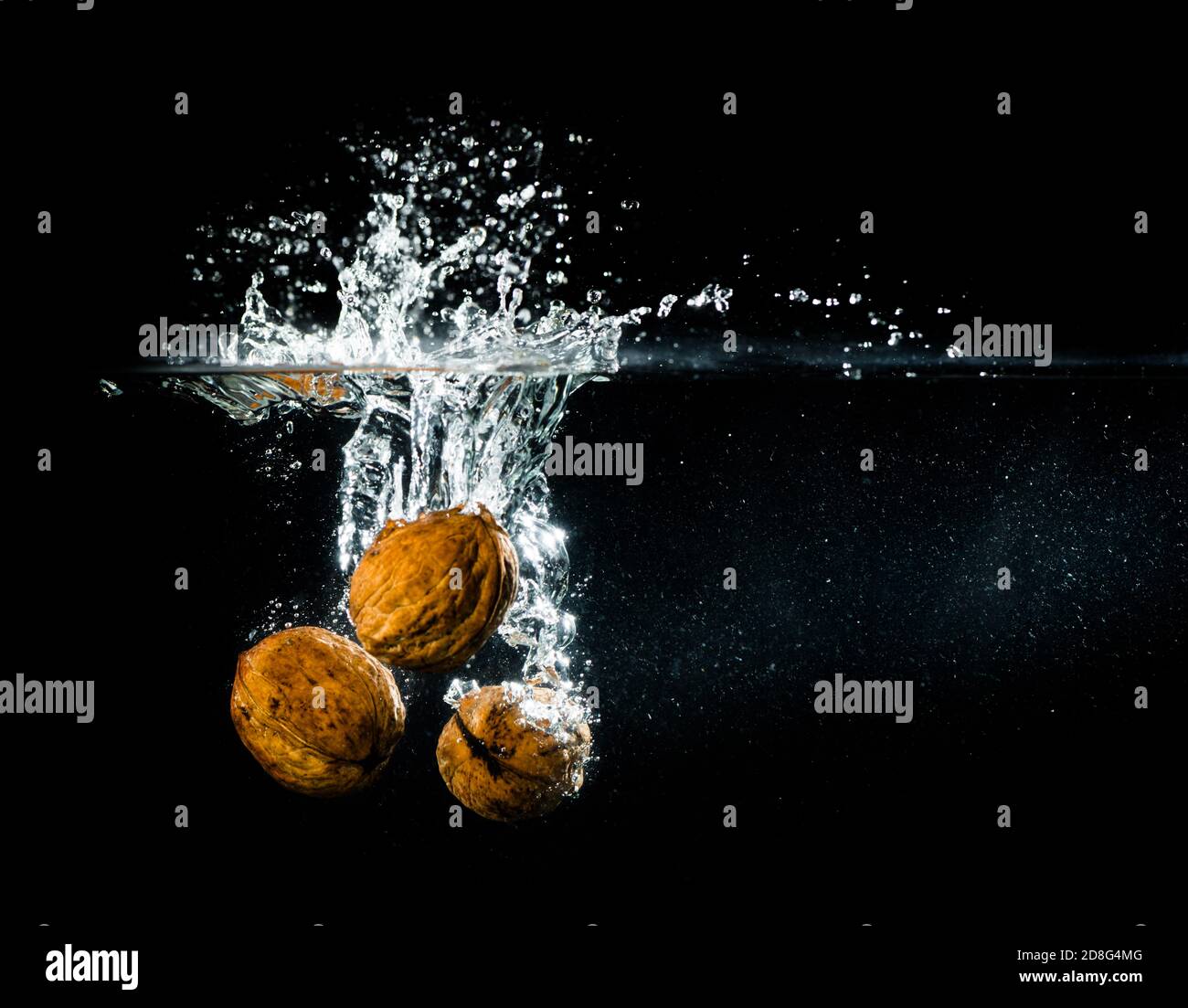 Splash in water hi-res stock photography and images - Alamy