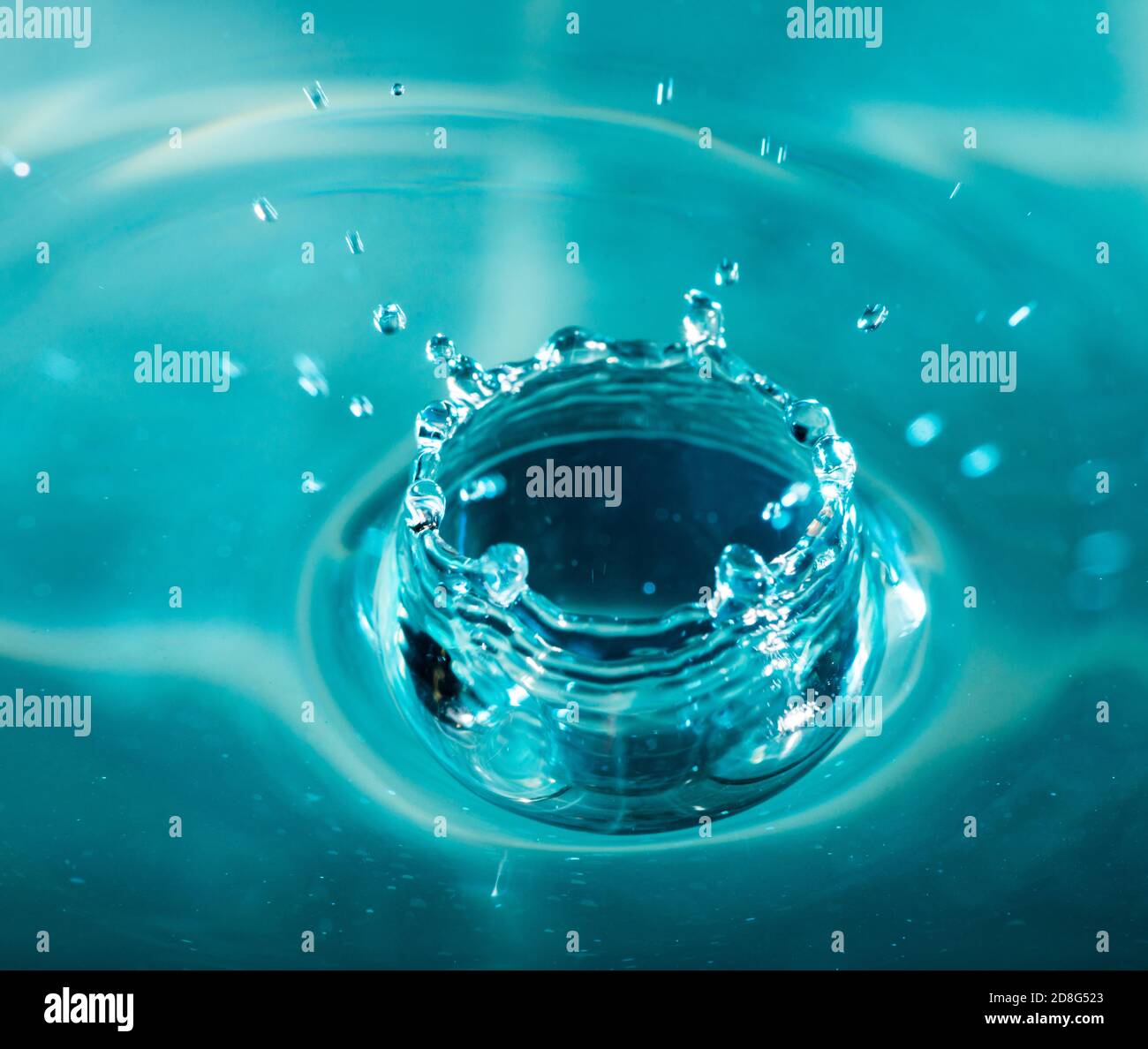 Drop of water splash hi-res stock photography and images - Alamy