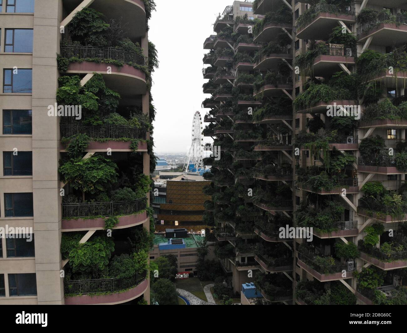 Eight storey apartment building hi-res stock photography and images - Alamy