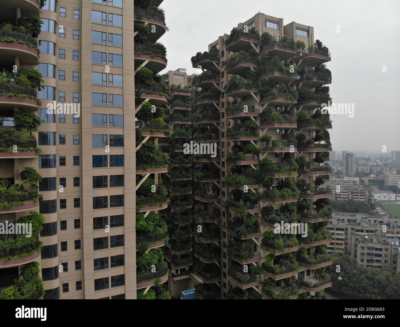 Eight storey apartment building hi-res stock photography and images - Alamy