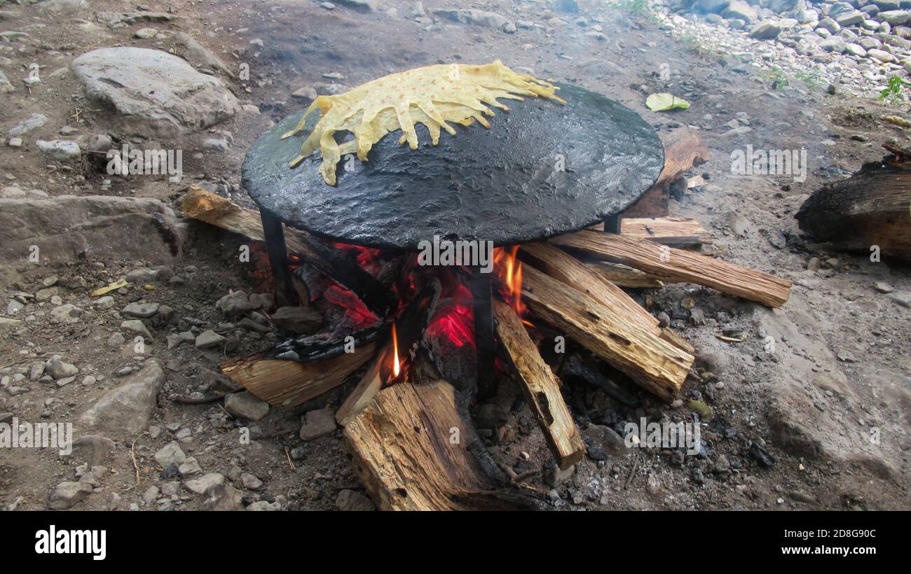 Saj bread hi-res stock photography and images - Alamy