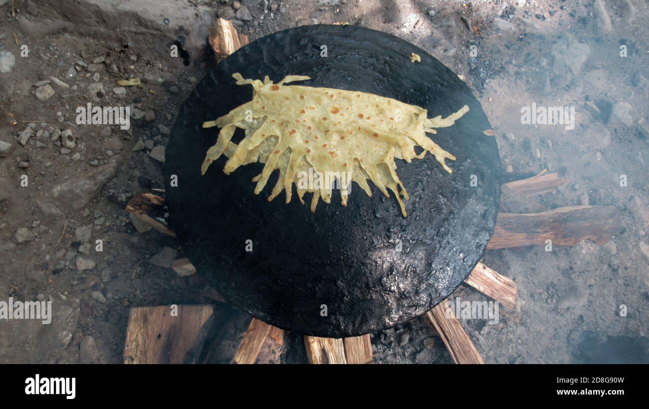 Saj bread hi-res stock photography and images - Alamy