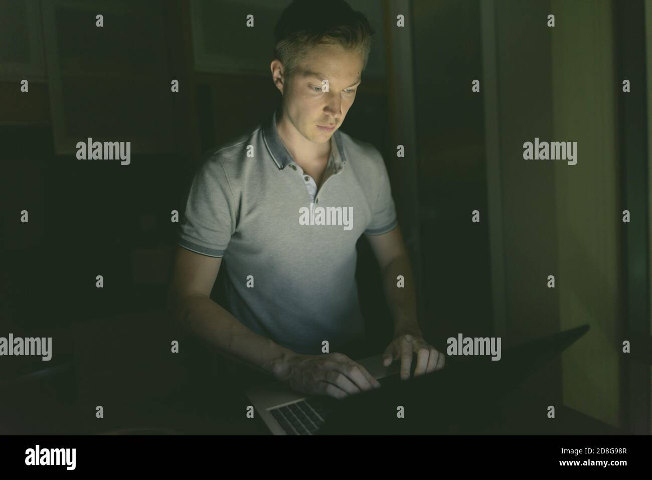 Person typing computer dark hi-res stock photography and images - Alamy