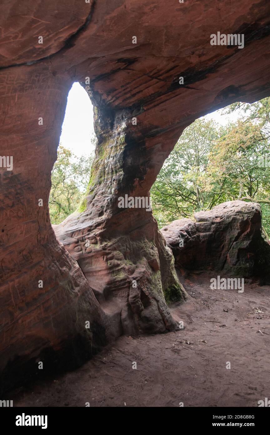 Rock caves kinver hi-res stock photography and images - Alamy