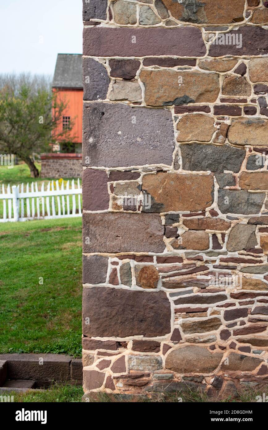 Pennsylvania fieldstone colonial house hi-res stock photography and ...
