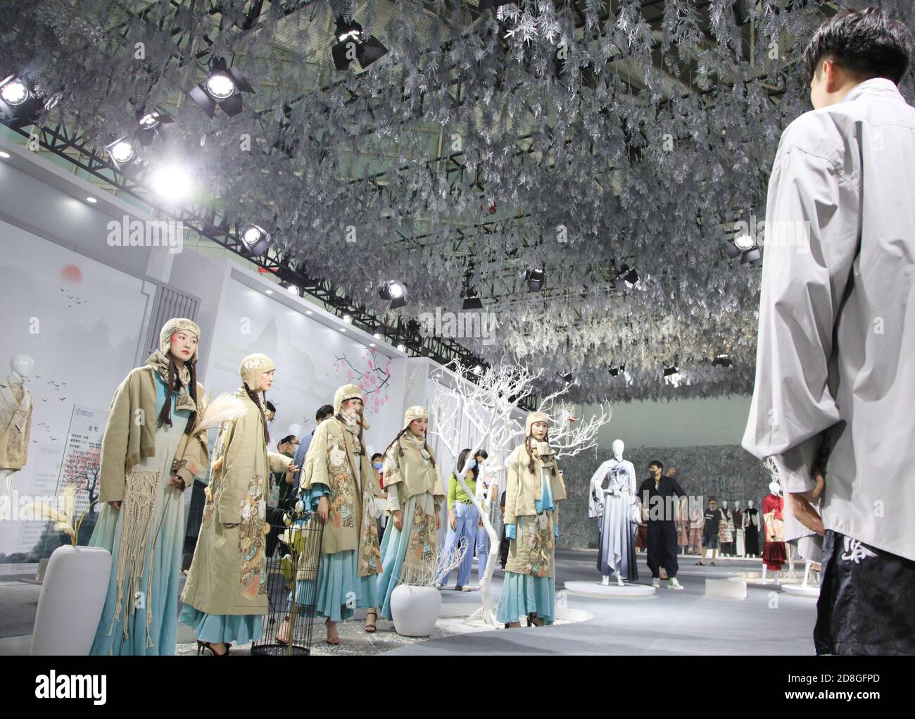 Models display the excellent work of the Creative Fashion Design ...