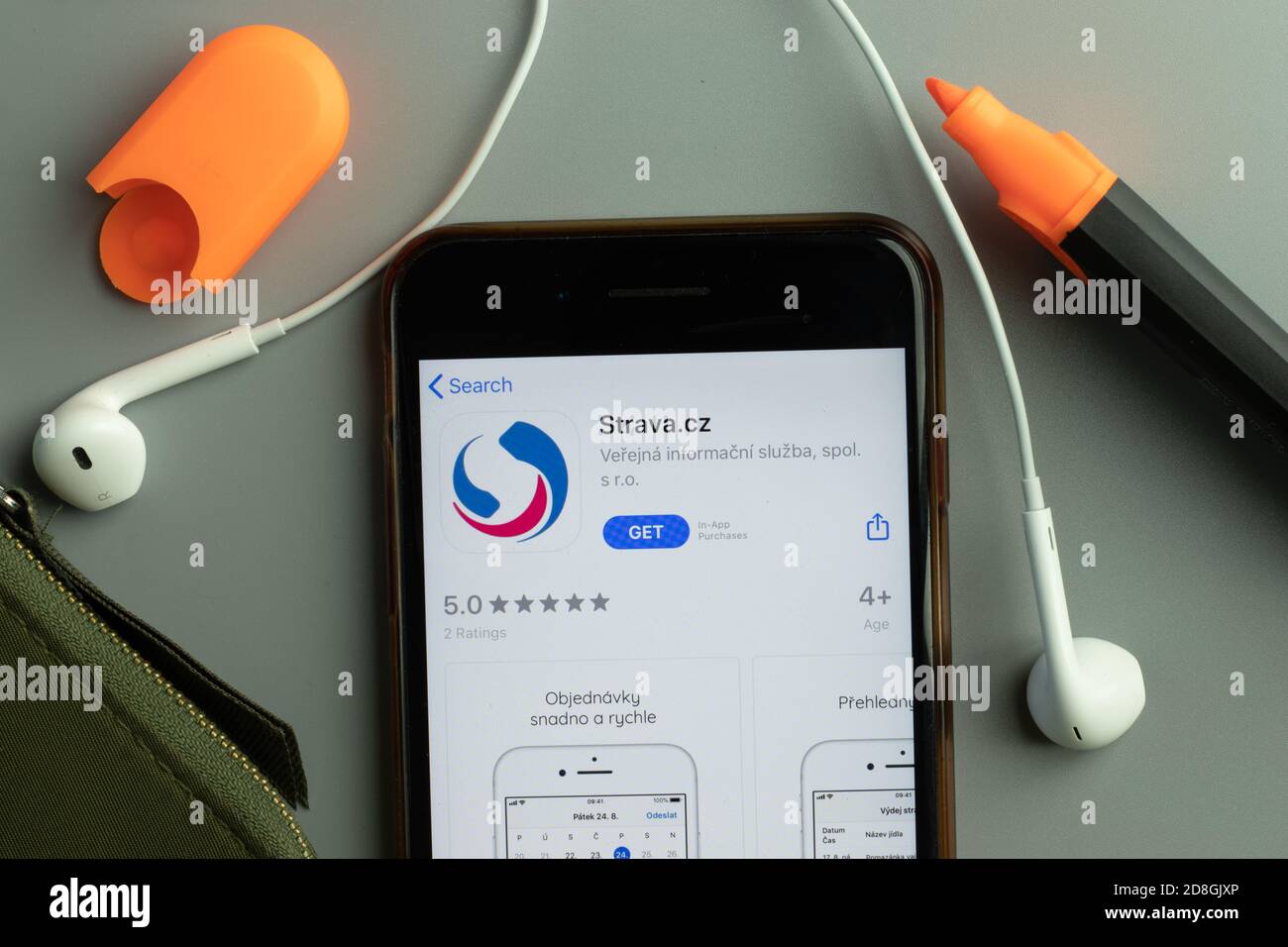 Logo strava hi-res stock photography and images - Alamy