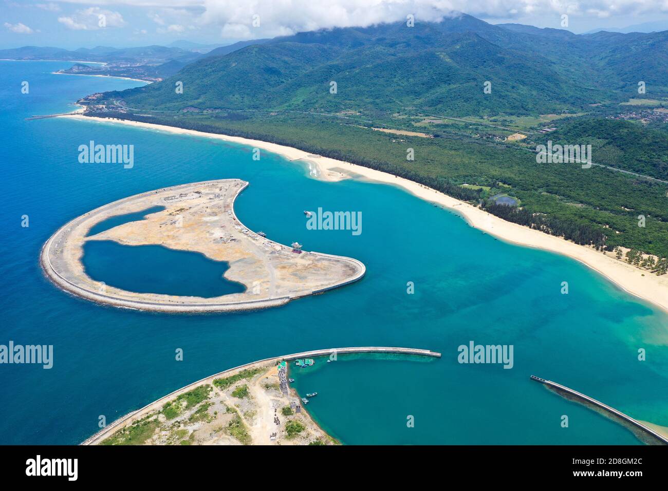 Riyue bay hainan hi-res stock photography and images - Alamy