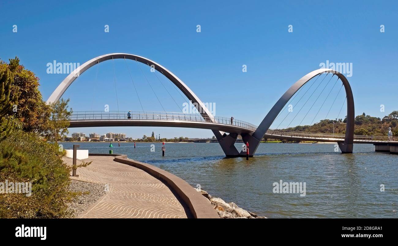 Elizabeth quay pedestrian bridge hi-res stock photography and images ...
