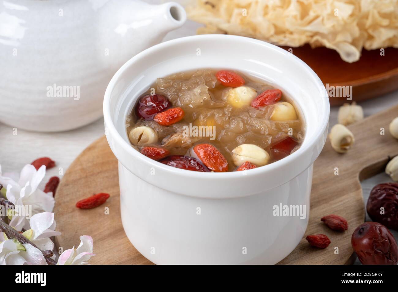 Silver ear soup hi-res stock photography and images - Alamy