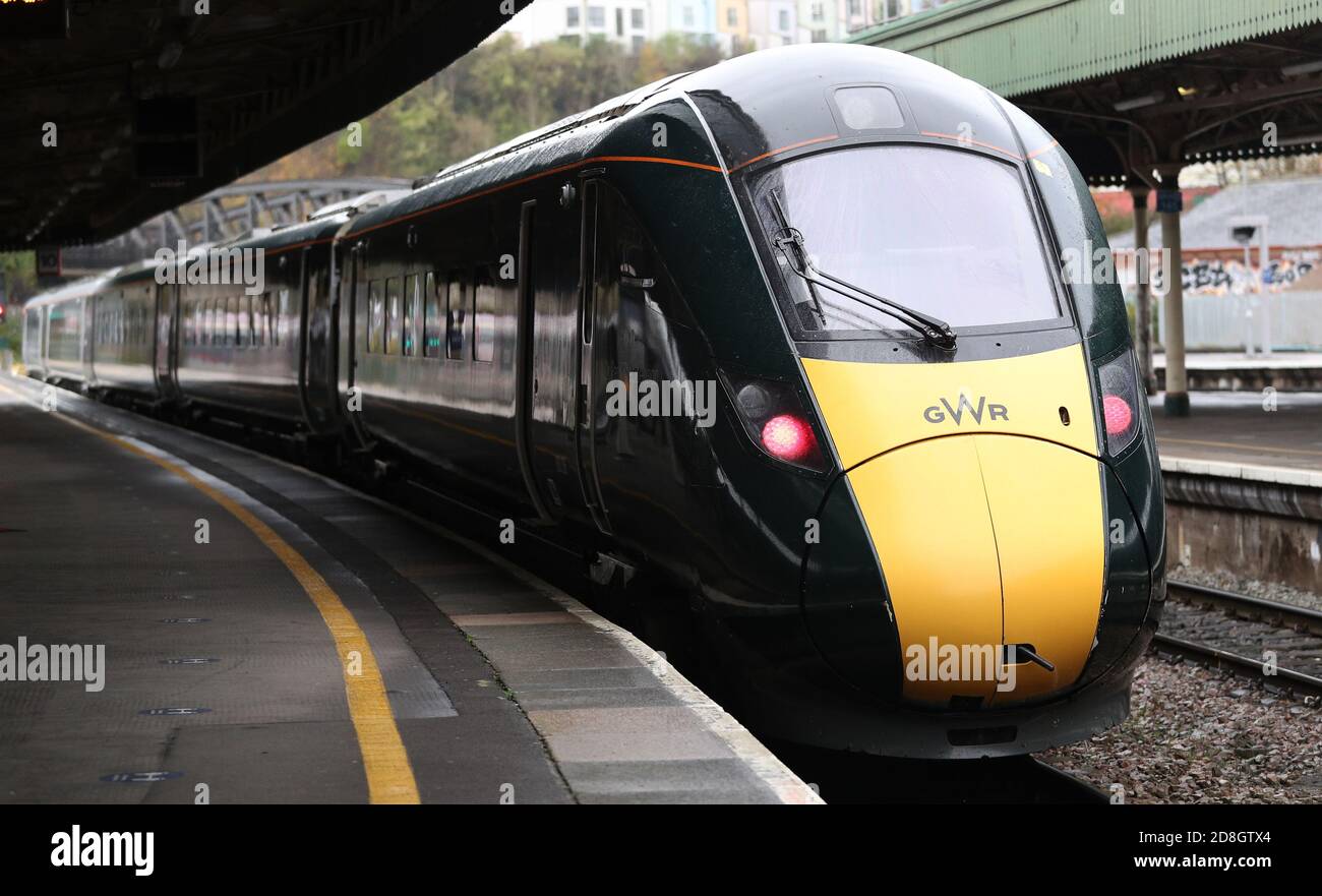A GWR (Great Western Railway) train waits on a platform at Bristol ...