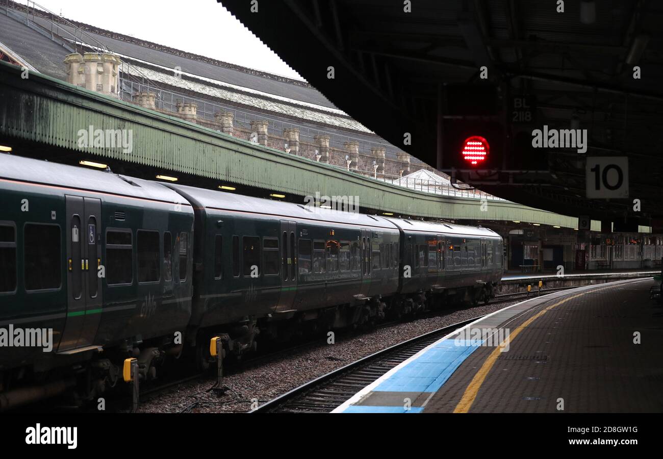 A GWR (Great Western Railway) train waits on a platform at Bristol ...