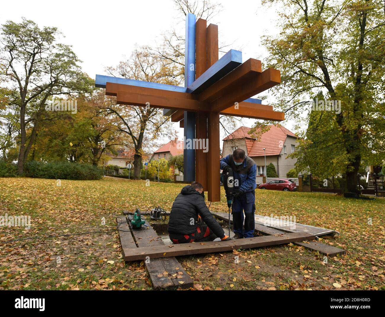 Cross of Reconciliation, designed by German Benedictine Abraham Fischer ...