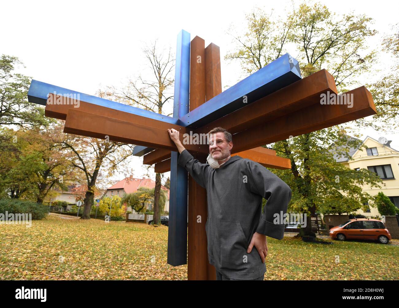 Cross of Reconciliation, designed by German Benedictine Abraham Fischer ...