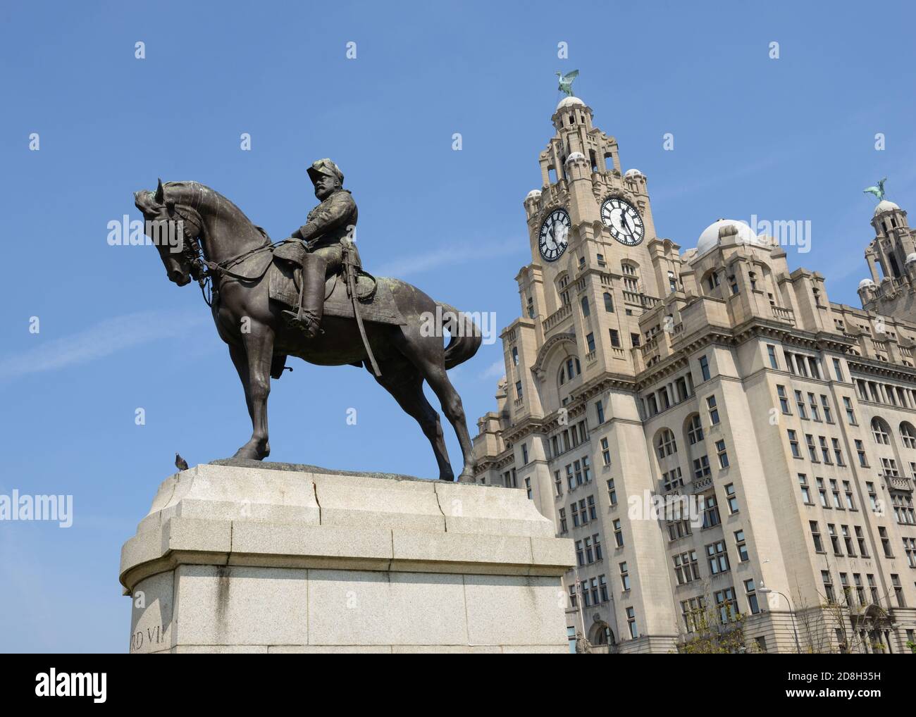 Statue king edward vii liver building hi-res stock photography and ...