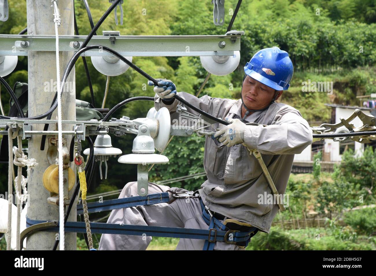 Poor wiring hi-res stock photography and images - Alamy