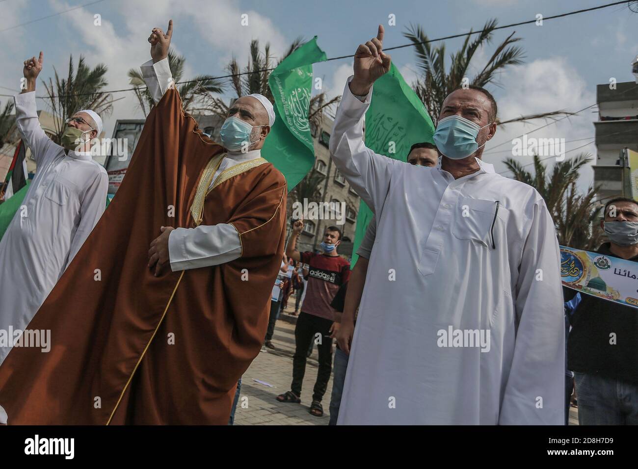 Jabalia, Palestinian Territories. 30th Oct, 2020. Fathi Hammad (2nd R ...