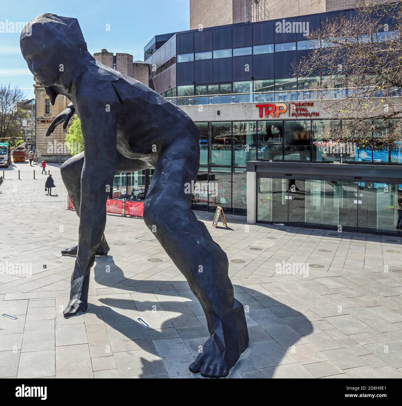 Joseph Hillier’s, Messenger, the largest cast bronze sculpture in the ...