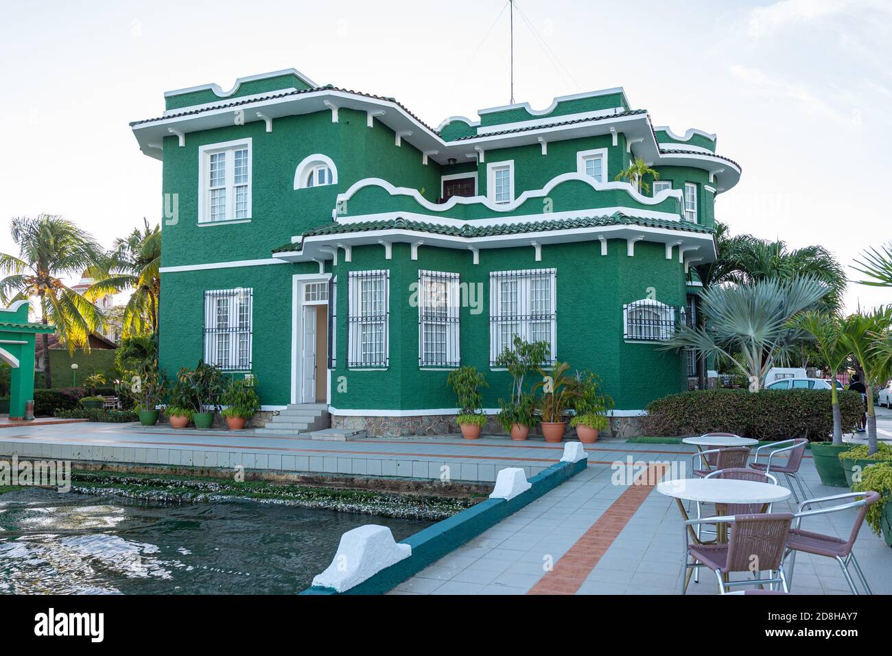 Casa verde hi-res stock photography and images - Alamy