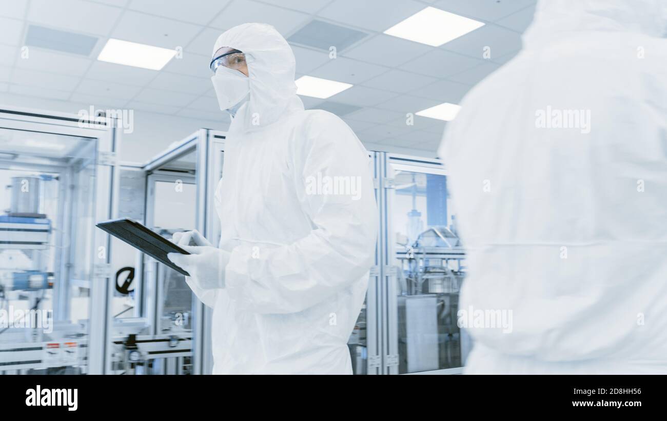 Control room scientist hi-res stock photography and images - Alamy