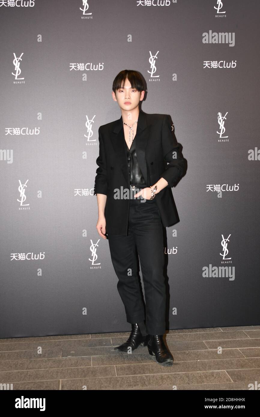 Chinese rapper, singer, songwriter and dancer Zhou Zhennan shows up in ...