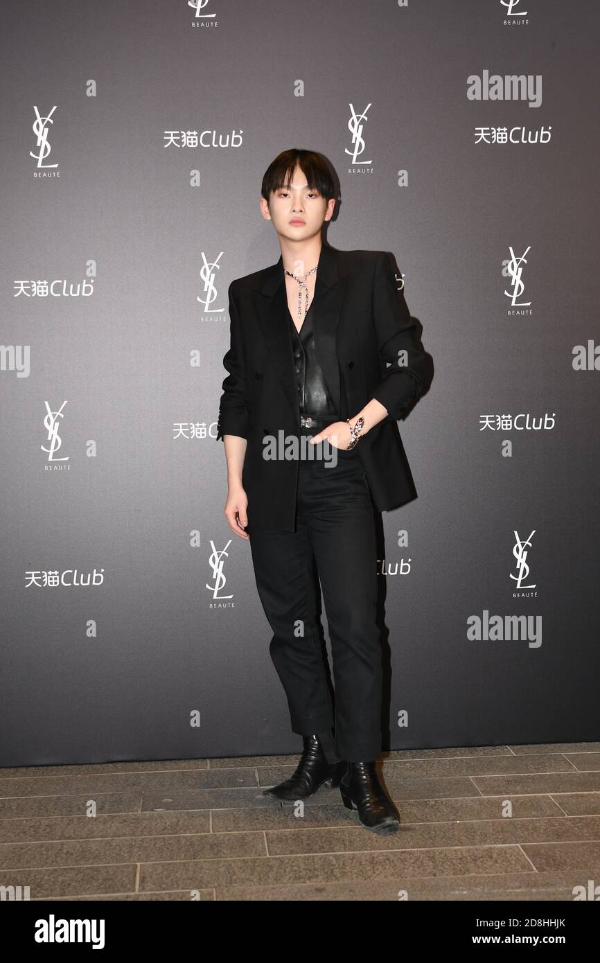 Chinese rapper, singer, songwriter and dancer Zhou Zhennan shows up in ...