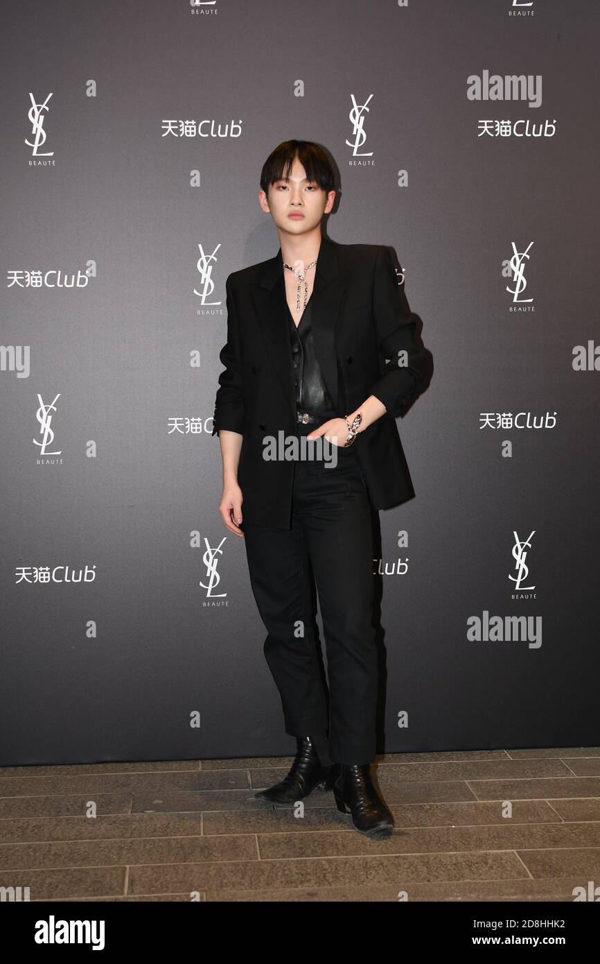 Chinese rapper, singer, songwriter and dancer Zhou Zhennan shows up in ...