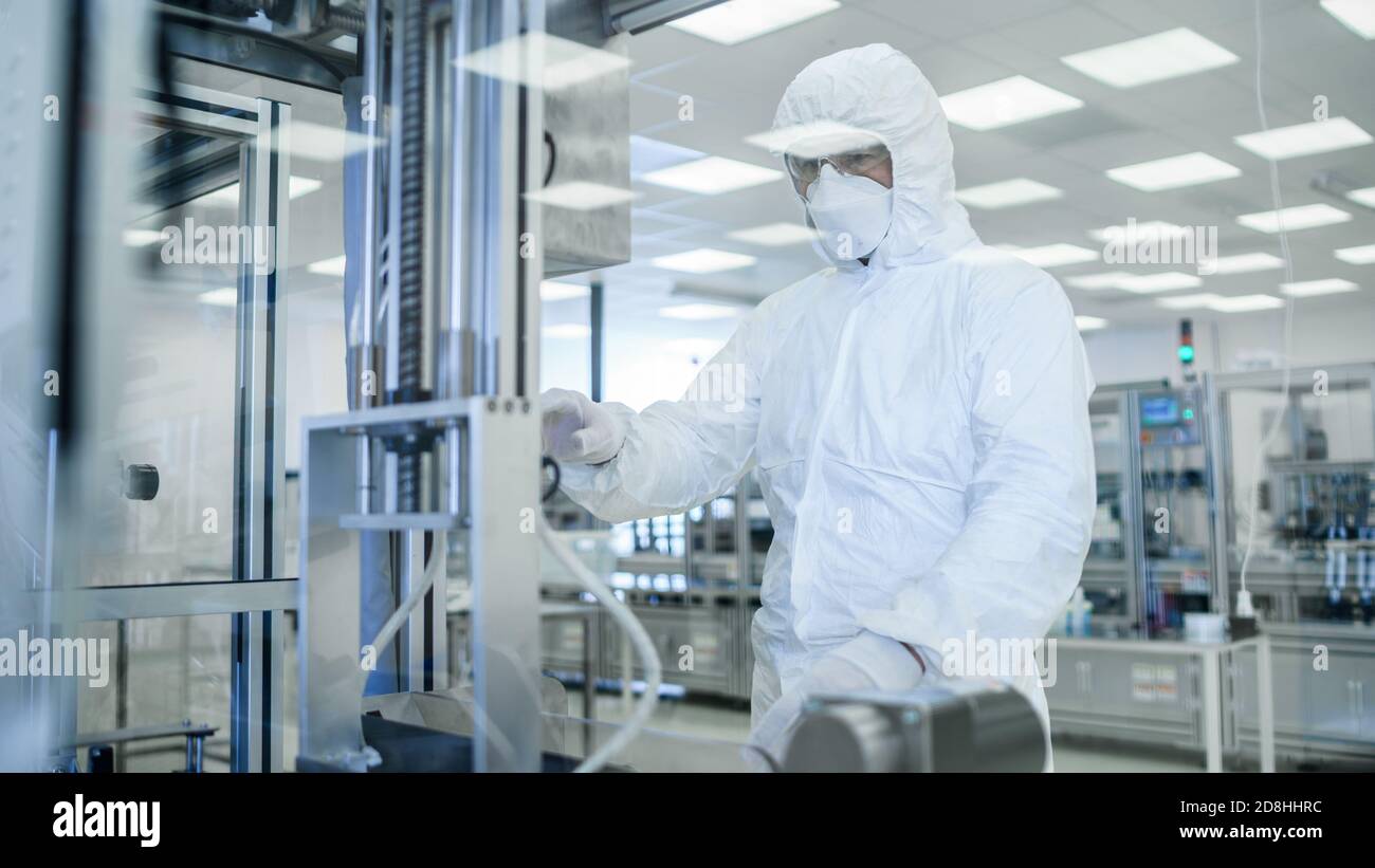 Pharmaceutical manufacturing process hi-res stock photography and ...