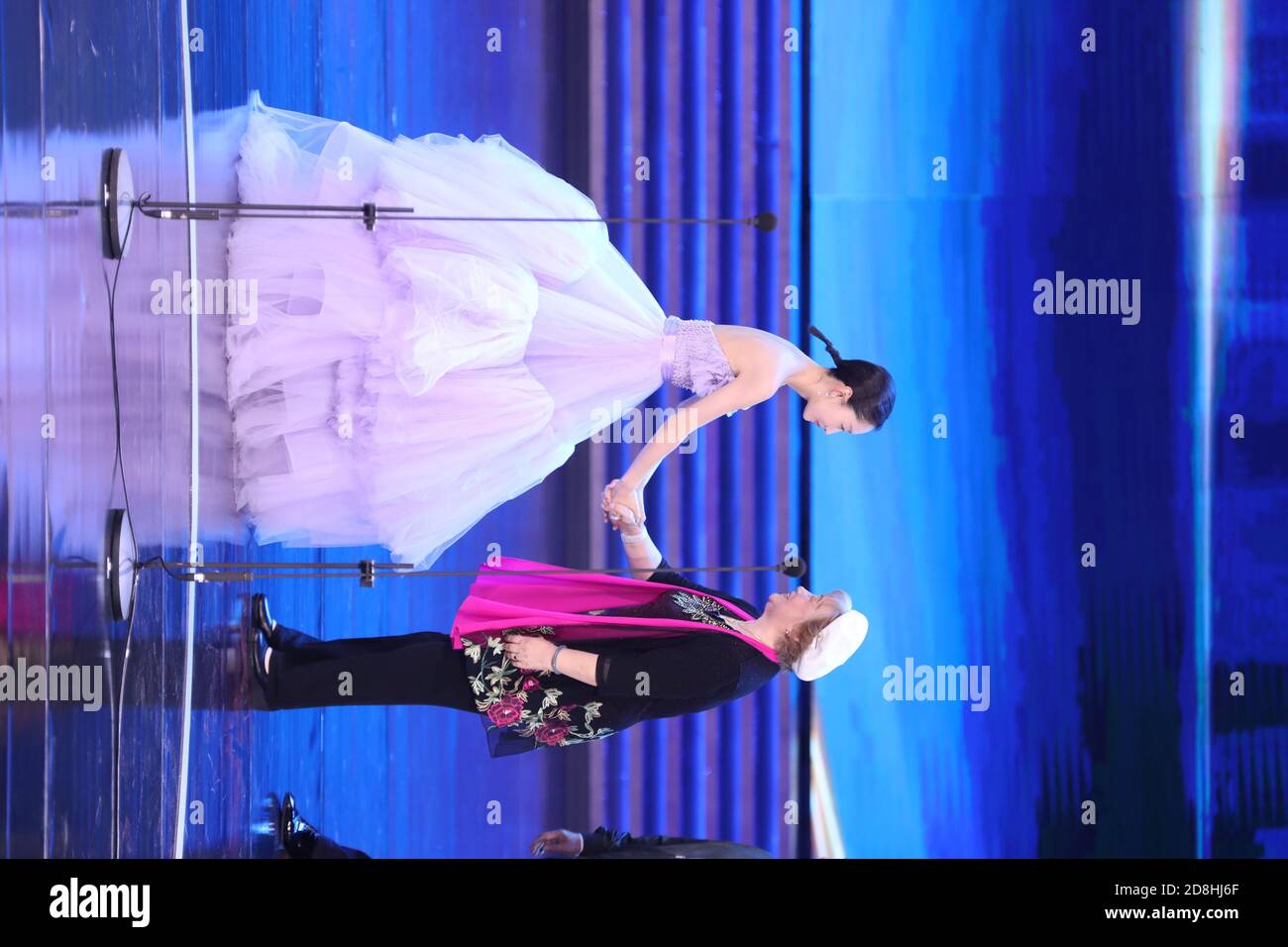 Golden rooster award hi-res stock photography and images - Alamy