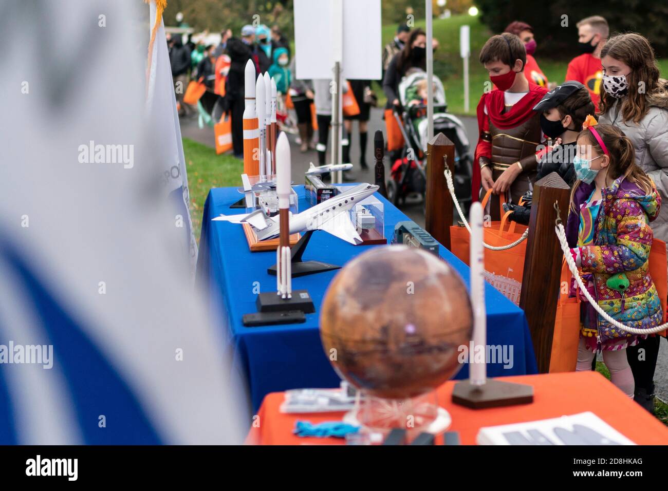 Kids halloween costume display hi-res stock photography and images - Alamy