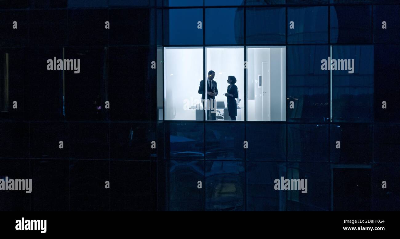 Skyscraper window view night hi-res stock photography and images - Alamy
