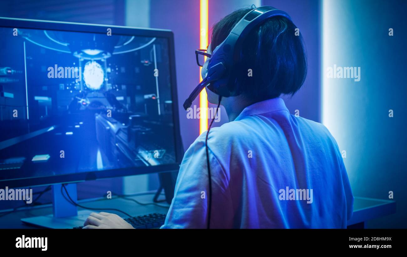 Video game screen gun hi-res stock photography and images - Alamy