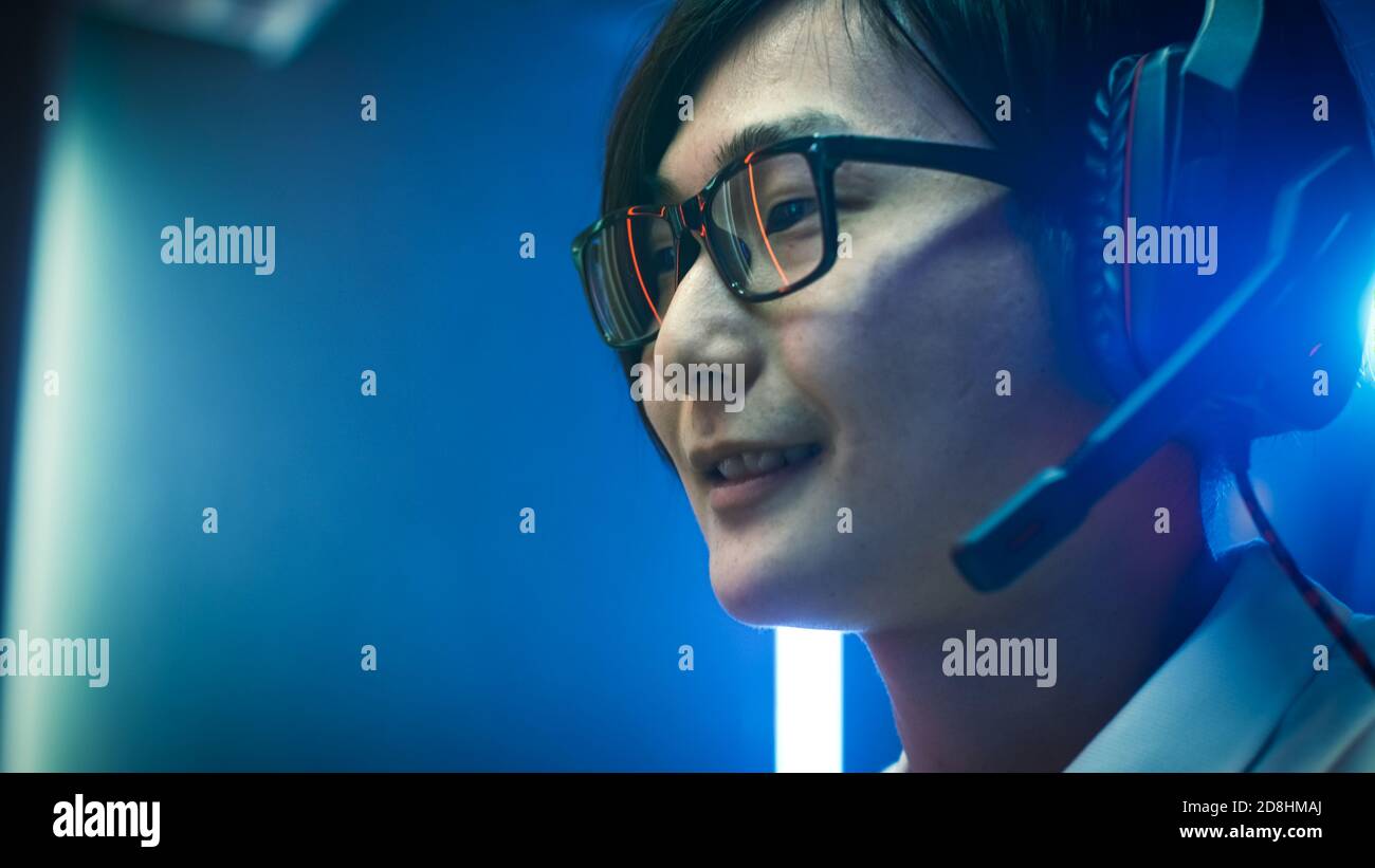 Asian guy playing pc game hi-res stock photography and images - Alamy