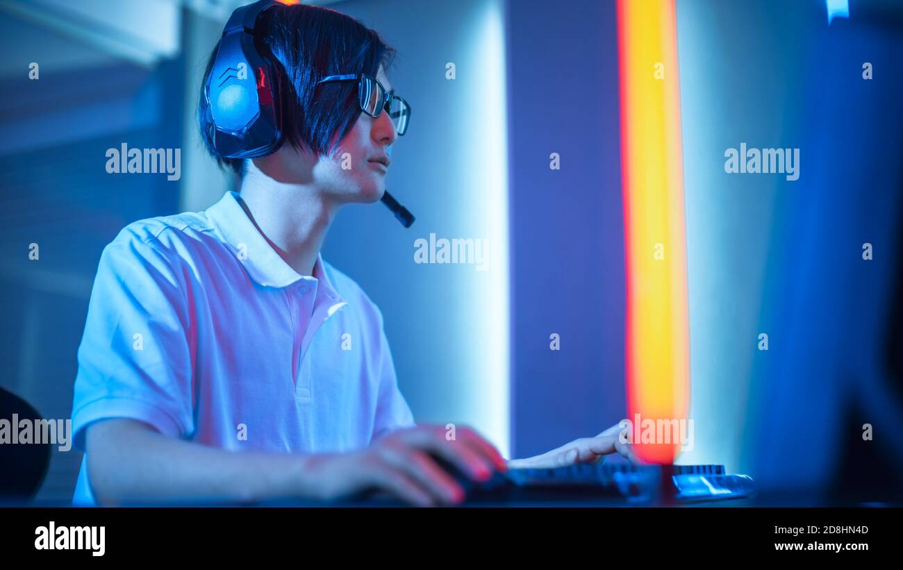 Handsome guy playing video game hi-res stock photography and images - Alamy