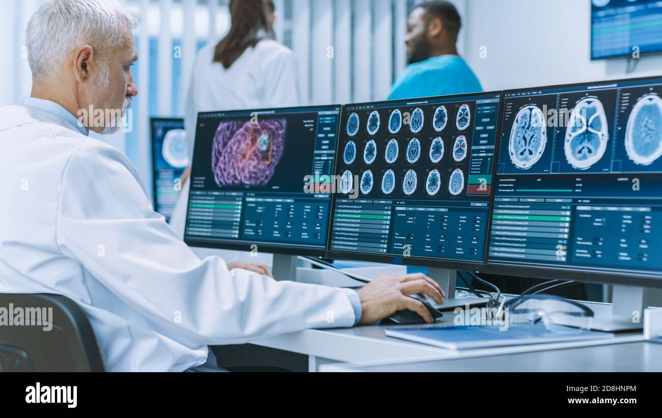 Mri brain scan computer screen hi-res stock photography and images - Alamy