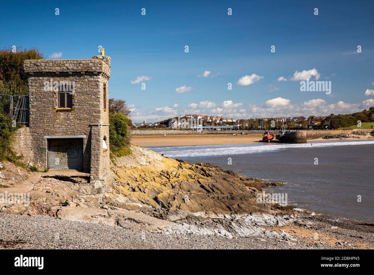 UK, Wales, Glamorgan, Barry, Cold Knap Point, The Lookout at entrance ...