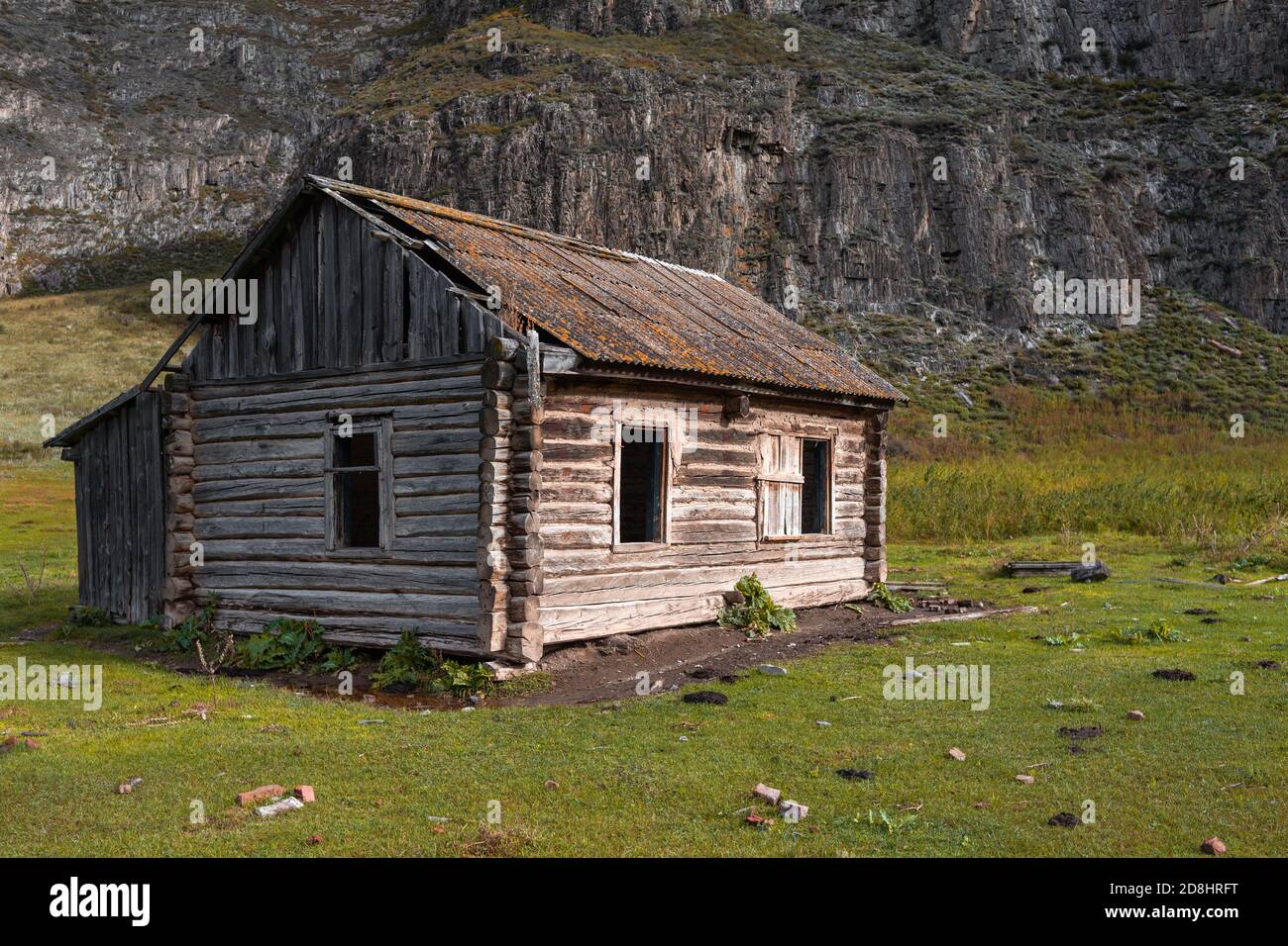 Log farm house hi-res stock photography and images - Alamy