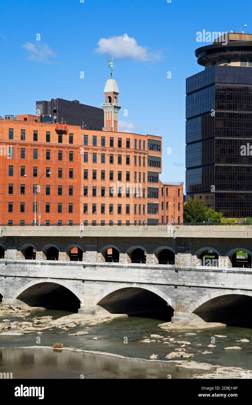 Main Street Bridge & Genesee River, Rochester, New York State, USA ...