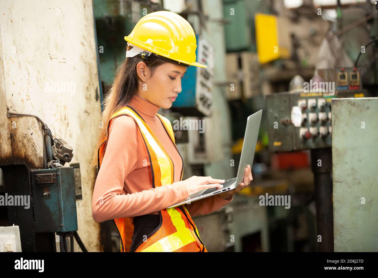 Female heavy equipment operator hi-res stock photography and images - Alamy