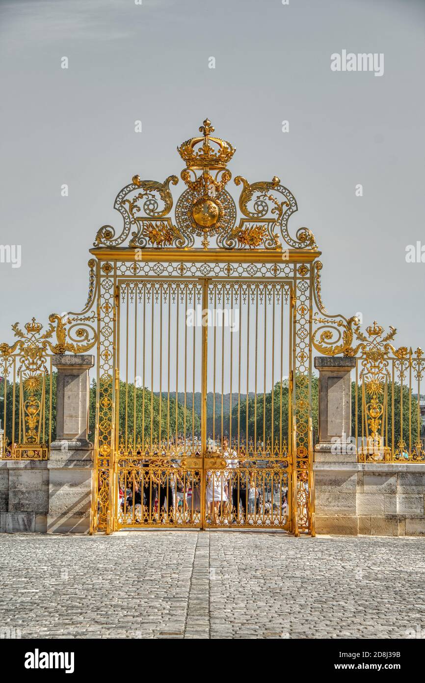Versailles door hi-res stock photography and images - Alamy