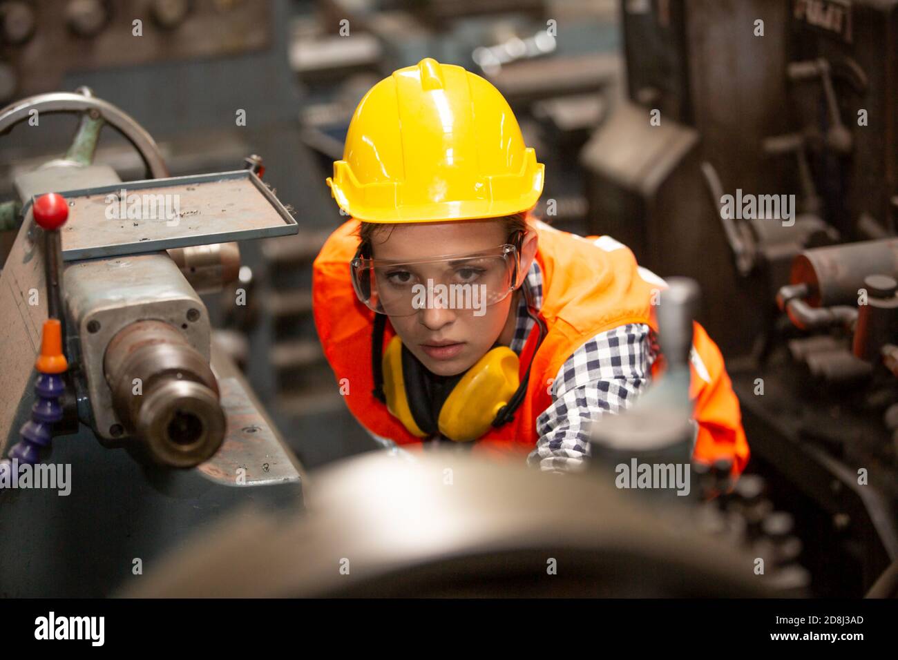 Engineers in industry 4 0 industrial hi-res stock photography and ...