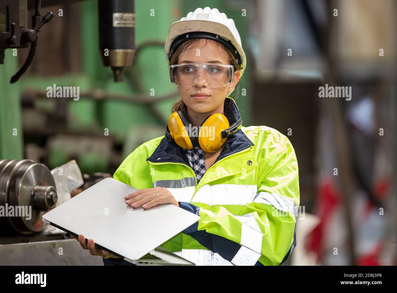 Female technician hi-res stock photography and images - Alamy