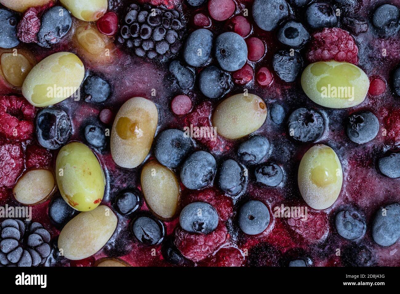 frozen berry fruits Stock Photo - Alamy