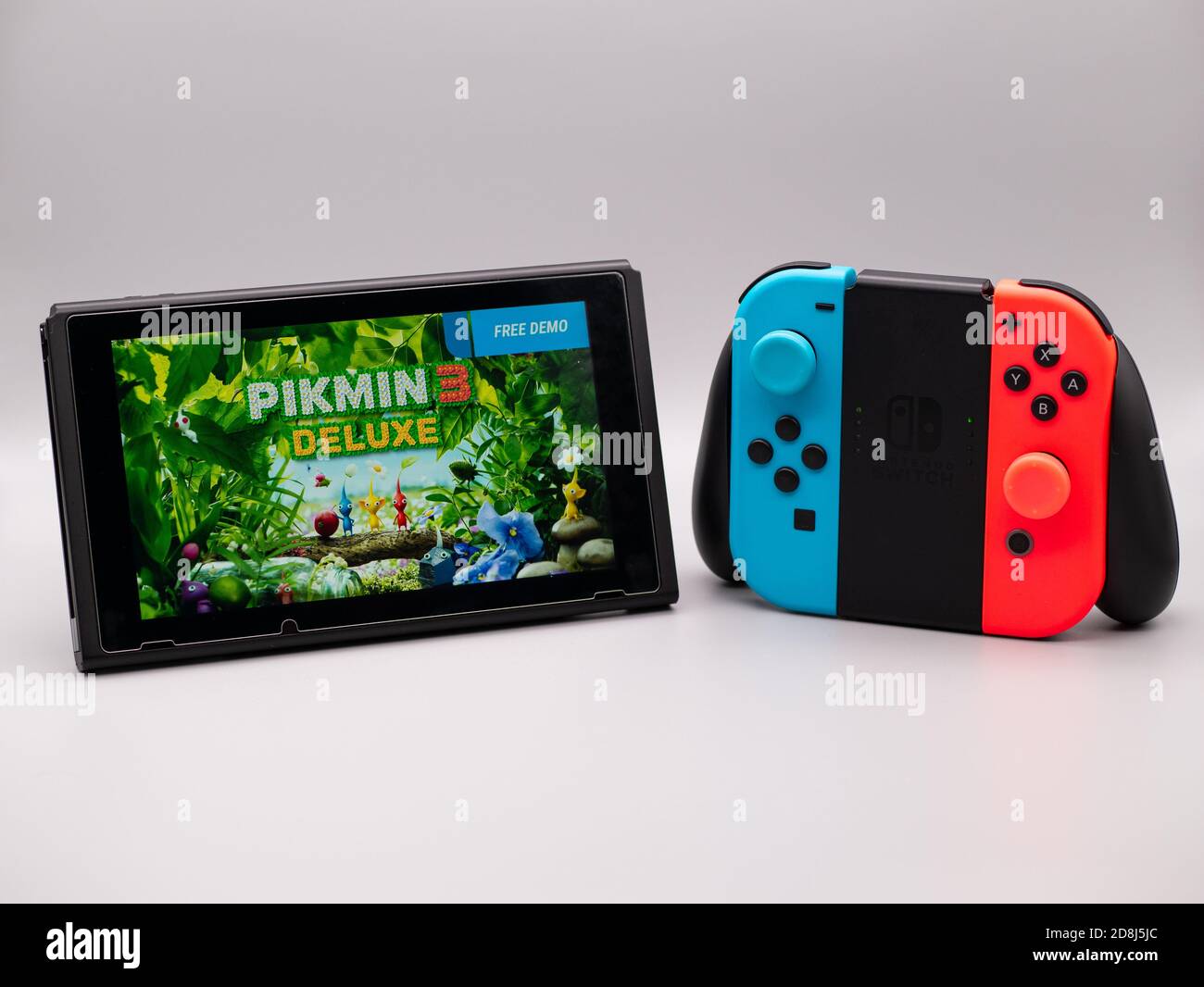 Oct 30th 2020, UK - Pikmin 3 Deluxe Nintendo Switch console and joy con ...