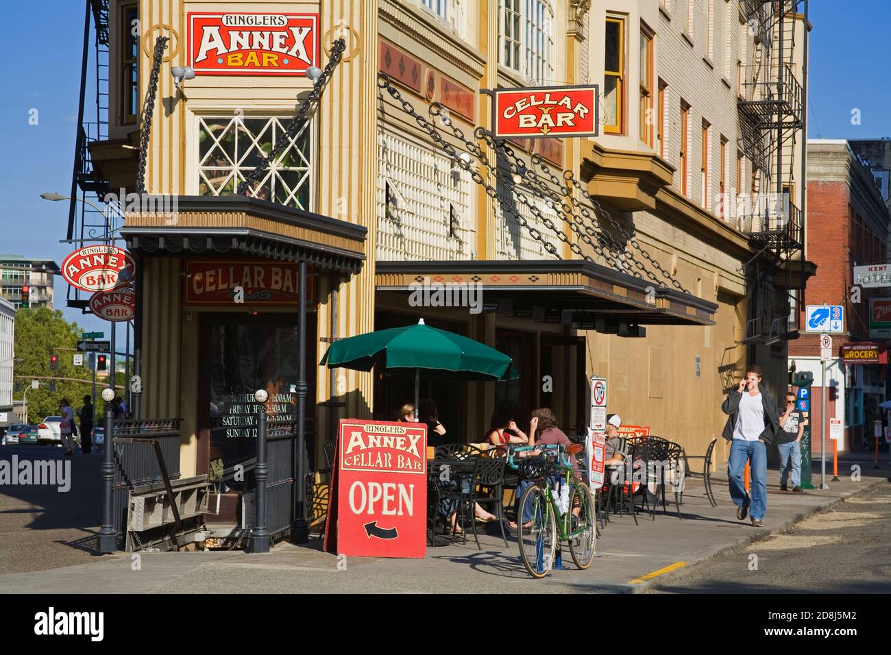 Ringlers Annex Bar in the Pearl District of Portland, Oregon, USA Stock ...
