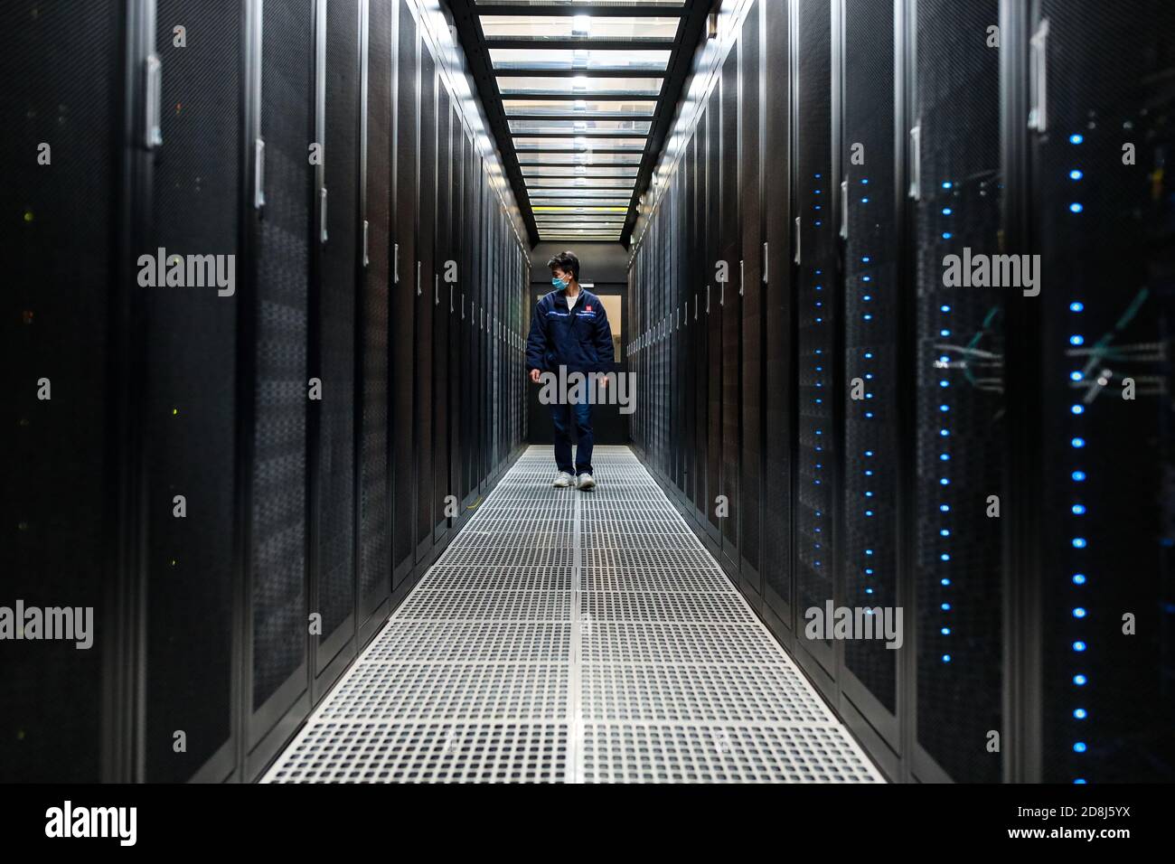China cloud servers hi-res stock photography and images - Alamy