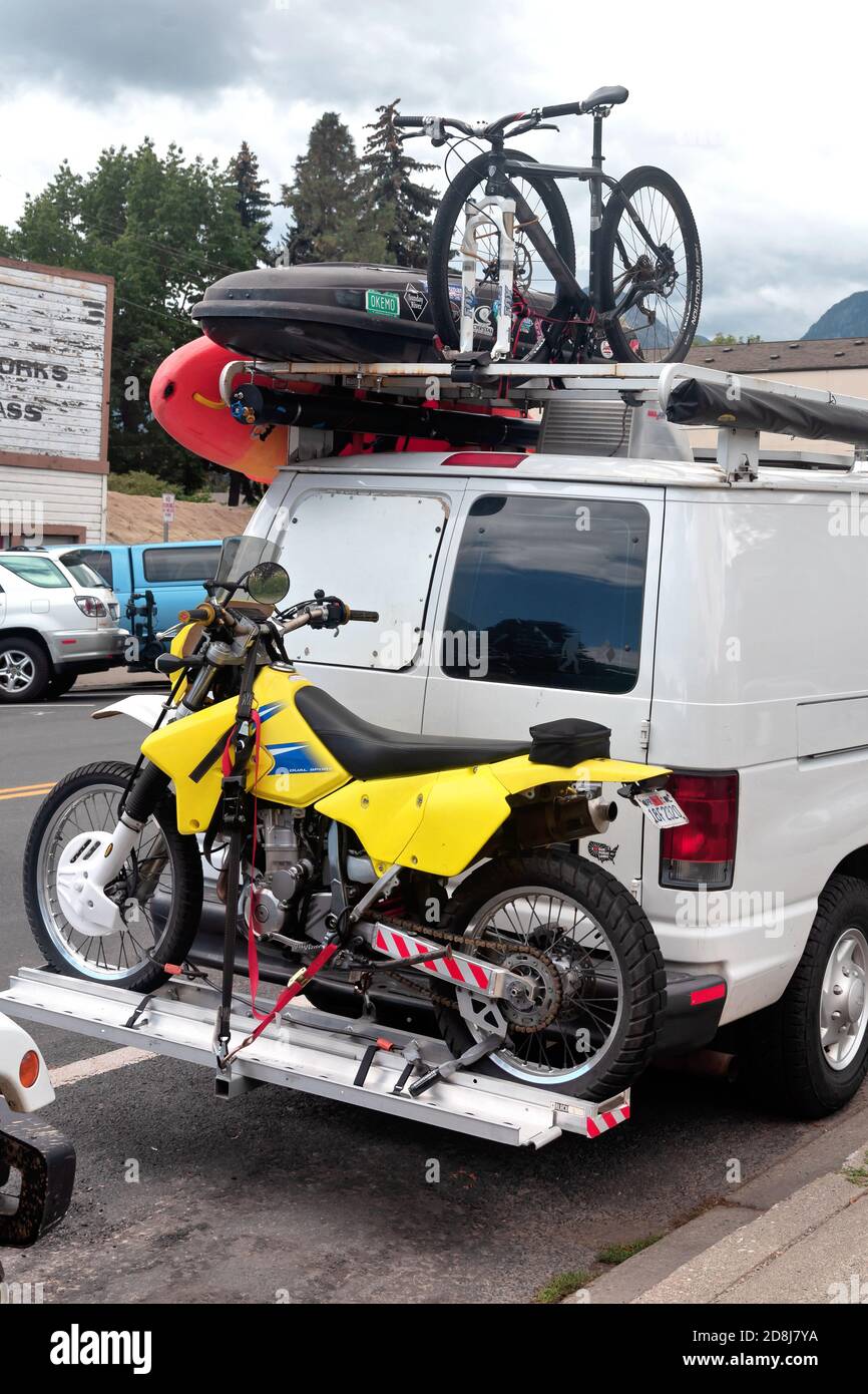 Traveler's car with bike, motorcycle and boats, Leavenworth, Bavarian ...